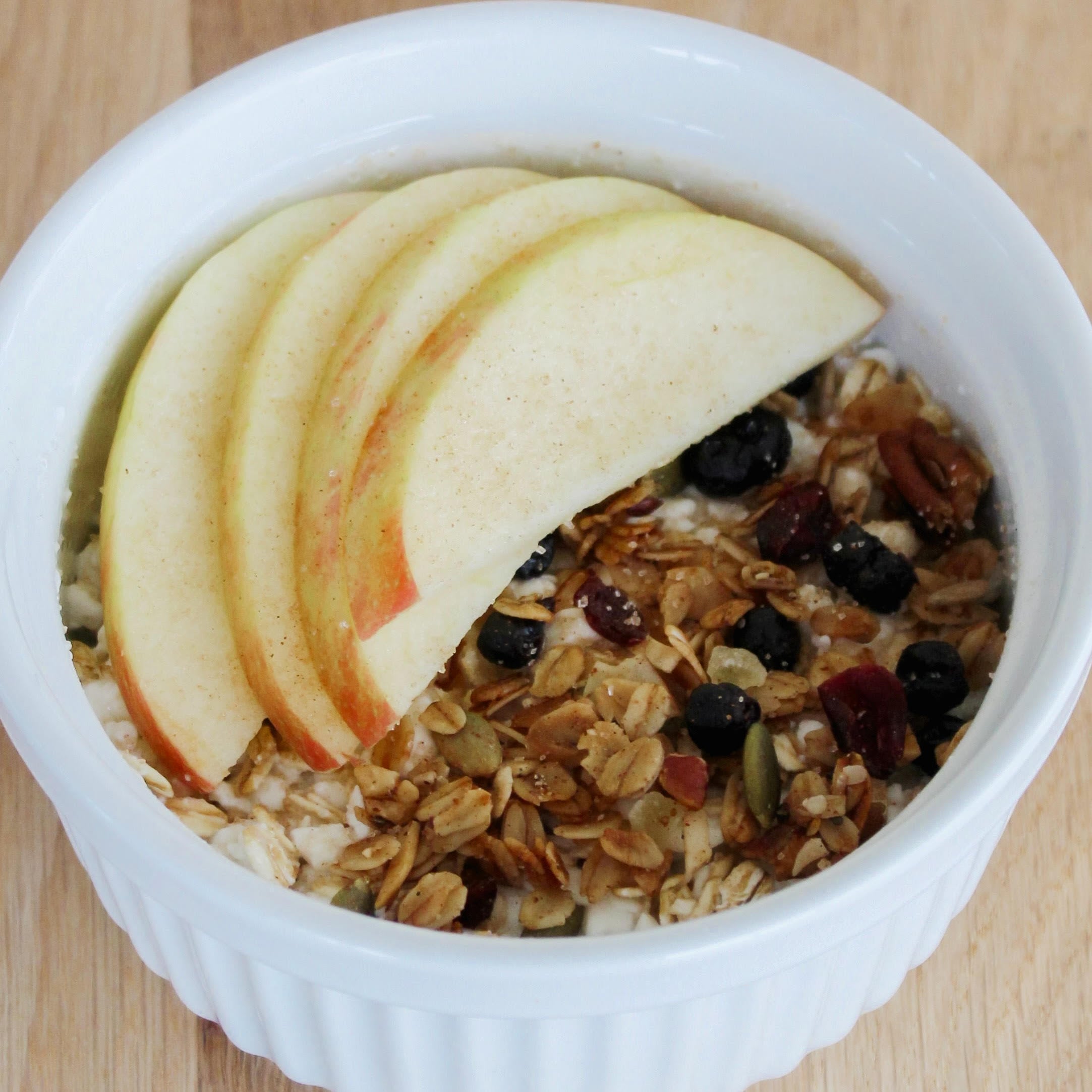 Apple Cinnamon Cottage Cheese Breakfast Bowl – Brittany Jones Nutrition ...